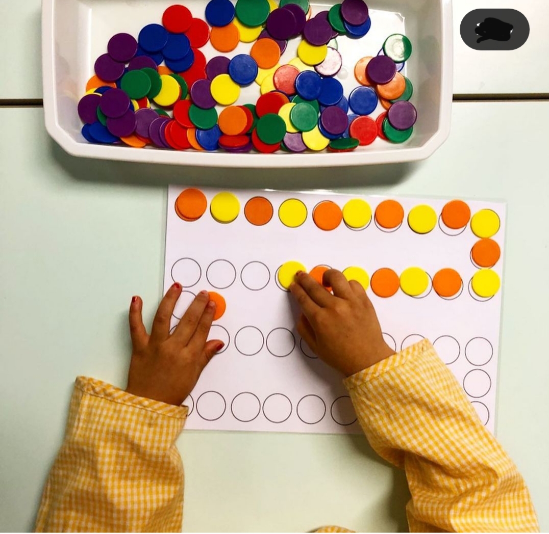 Activité Montessori: Les algorithmes de couleurs | education-enfance.fr